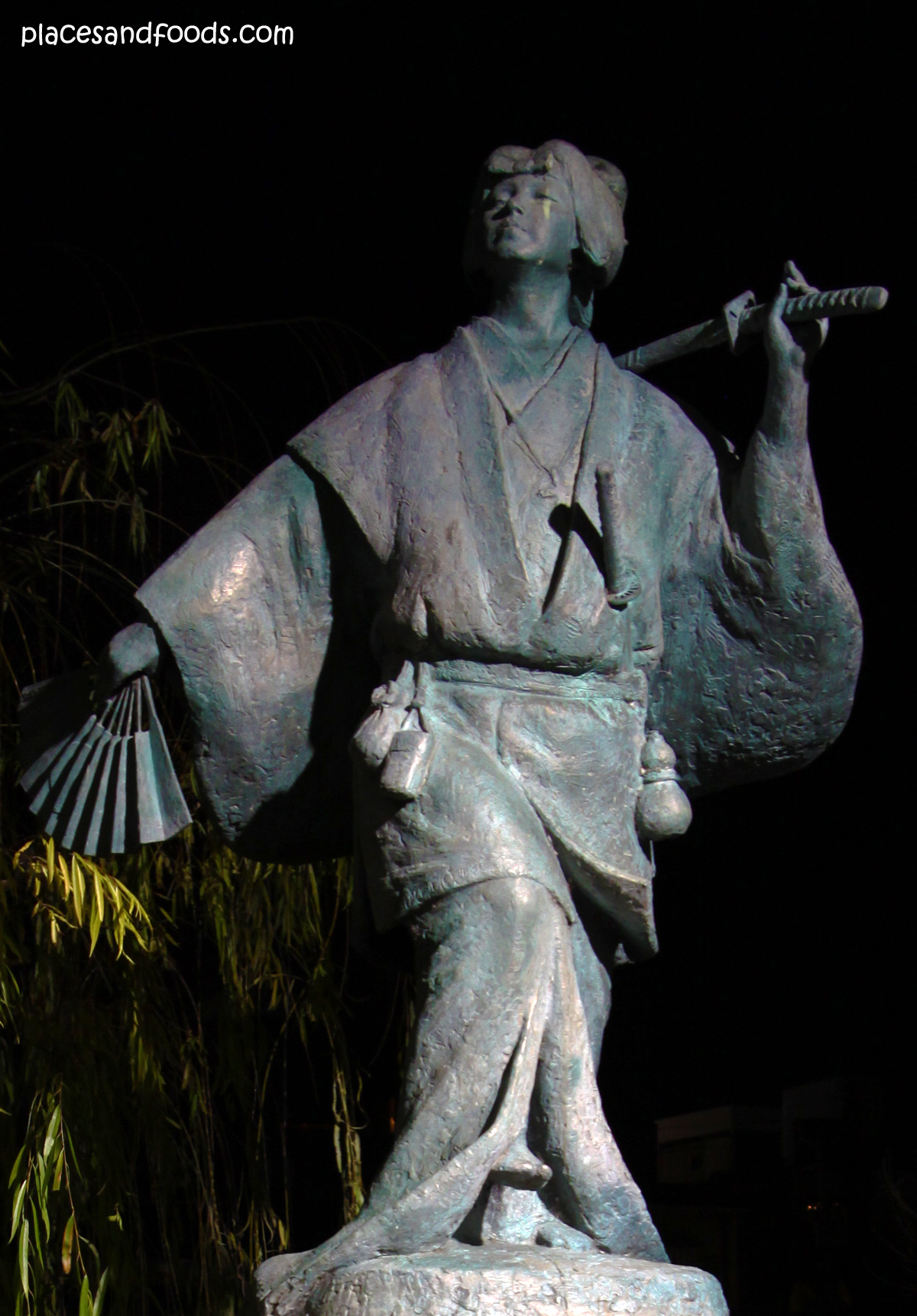 Statue of Izumo no Okuni 出雲の阿国 Kyoto - PlacesAndFoods